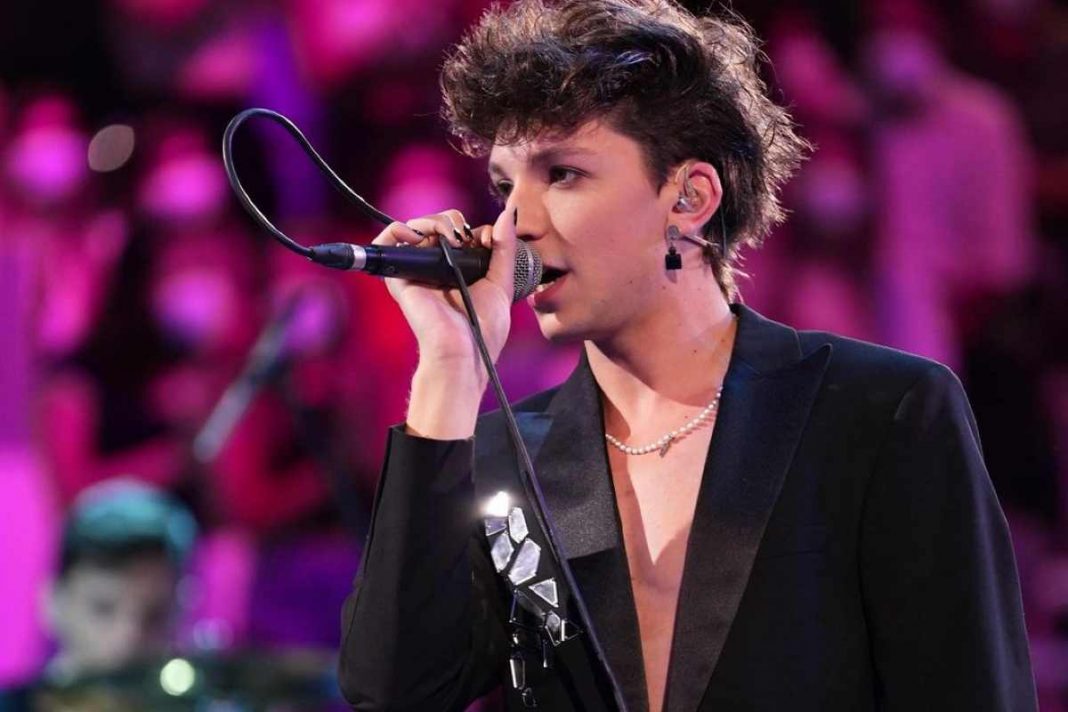 Luigi Strangis età, studi, fidanzata, dove vive, foto Instagram: tutto ...