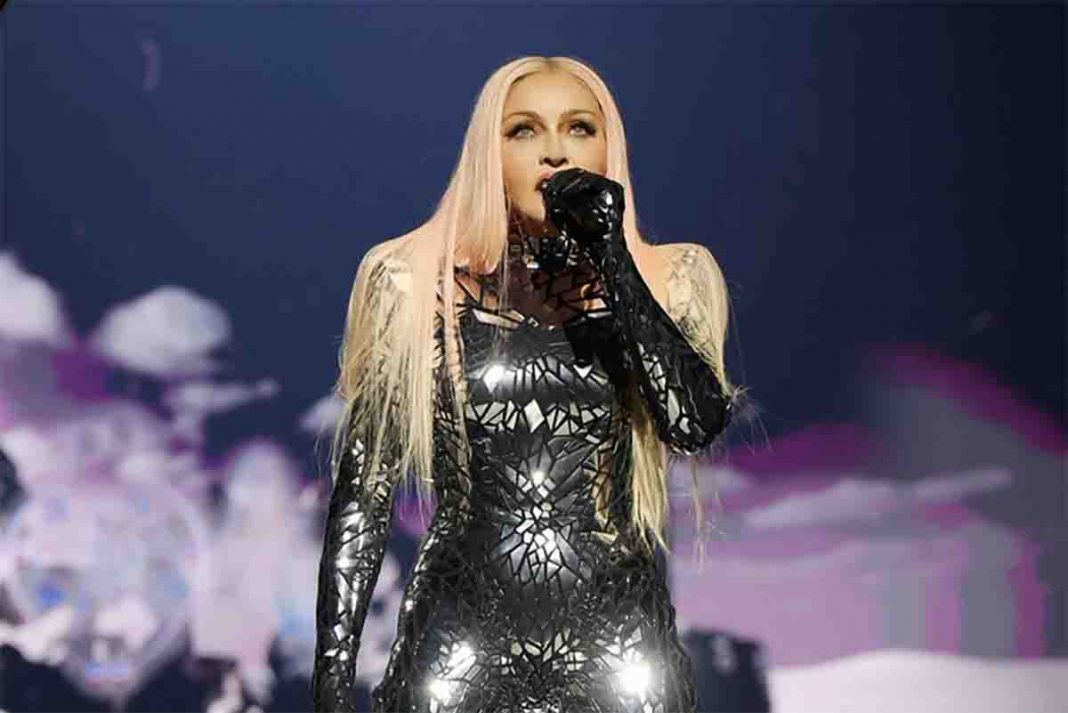 Madonna, polemica per i suoi ritardi in scena: denunciata